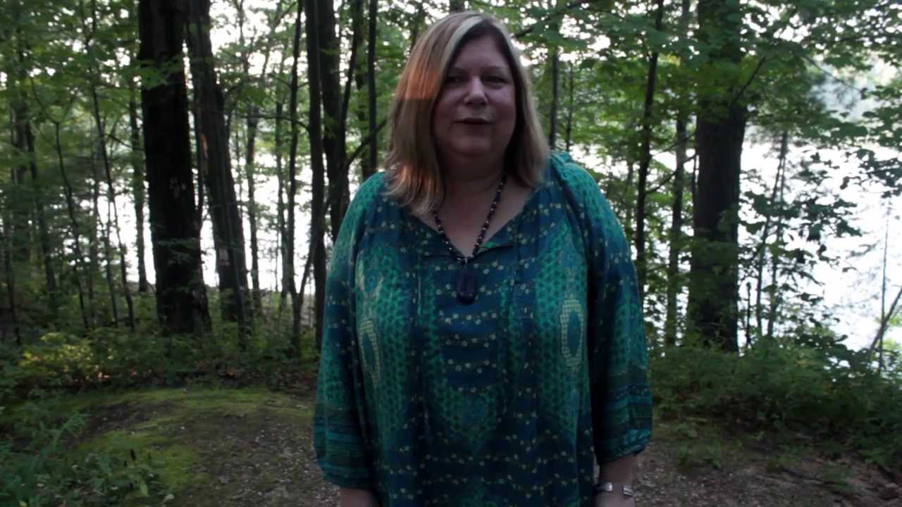 Angel Reader Laura Lyn visits the Hopewell Mound in Kent, Ohio - YouTube