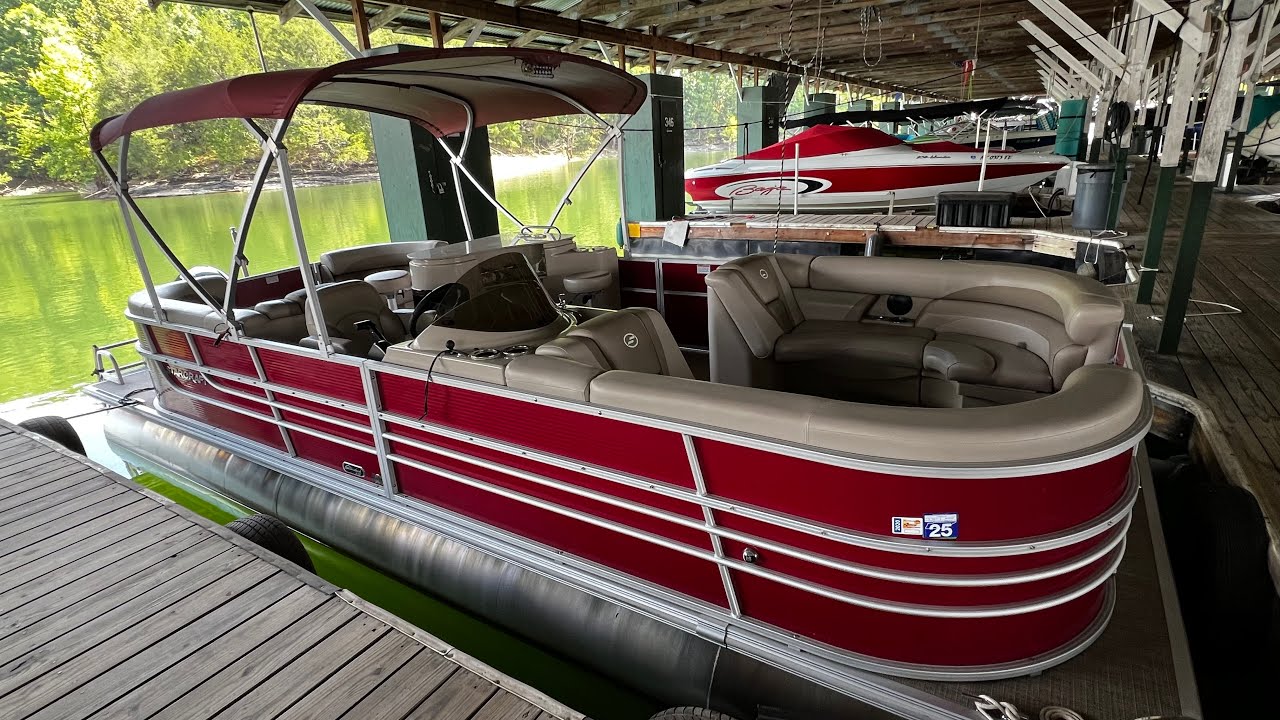 2016 StarCraft 25’ Tritoon with 150 Yamaha 4 Stroke trailer, and slip ...