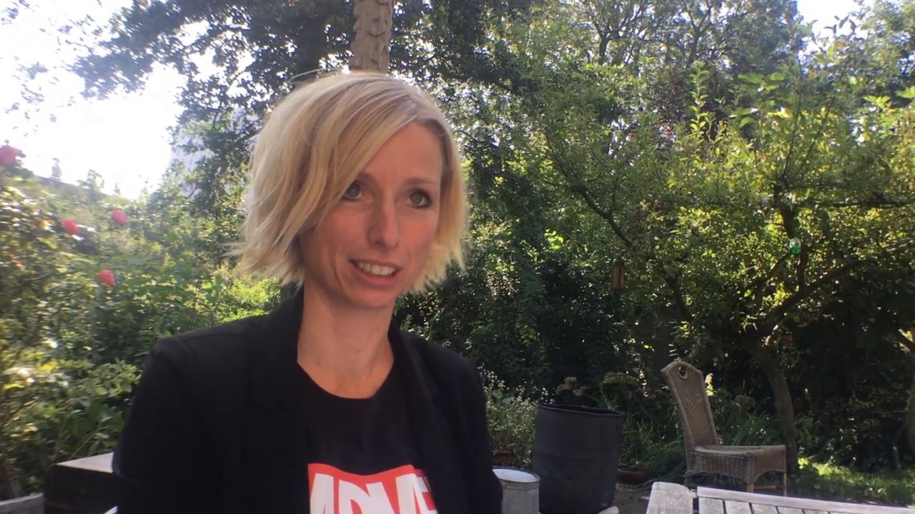 Carlijn Postma on Jeroen's pronunciation class - YouTube