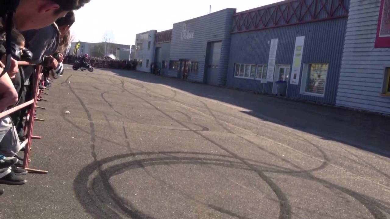 Stunt avec Kevin Carmichael - YouTube
