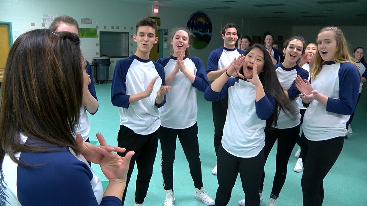 Darin' Erin: Performs at Halftime with MMU Dance Team - YouTube