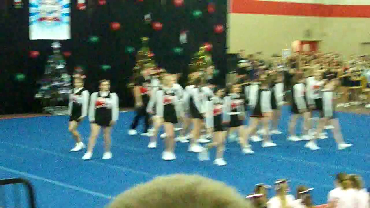 Christmas Cheerleading Competition 09 - YouTube