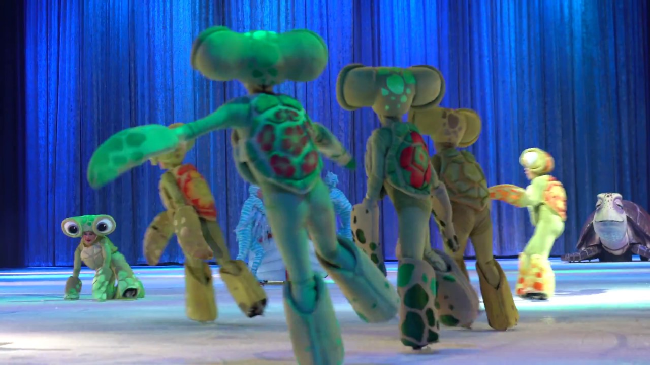 Disney On Ice: Dory, Nemo, & the Dude - YouTube