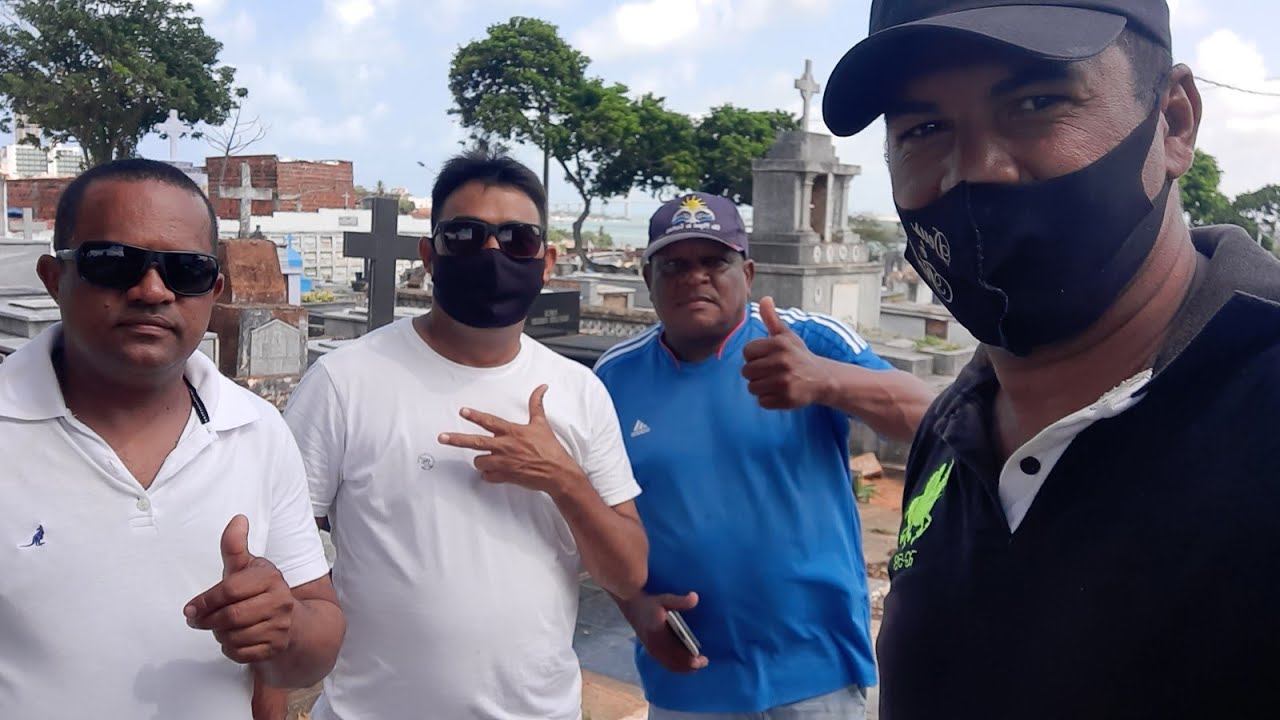 Túmulo Do Humorista Espanta - YouTube