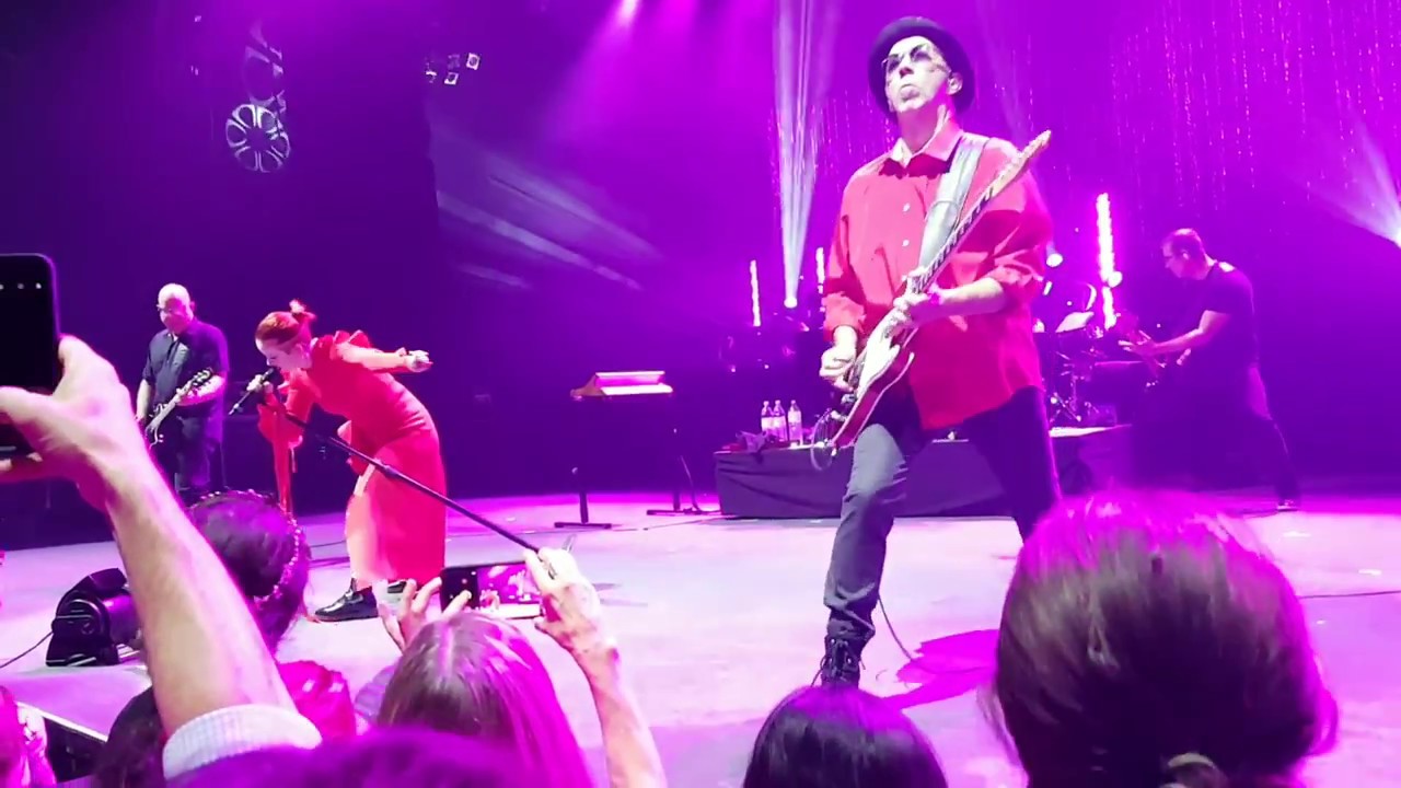 Garbage - Vow, Live at The Sony Centre, July 26, 2017 - YouTube