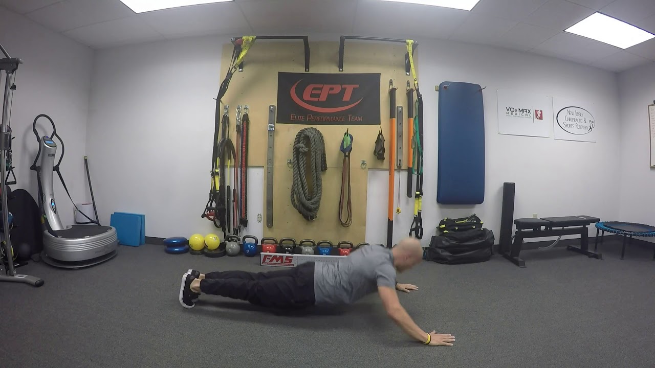 FMS Trunk Stability Push UP - YouTube