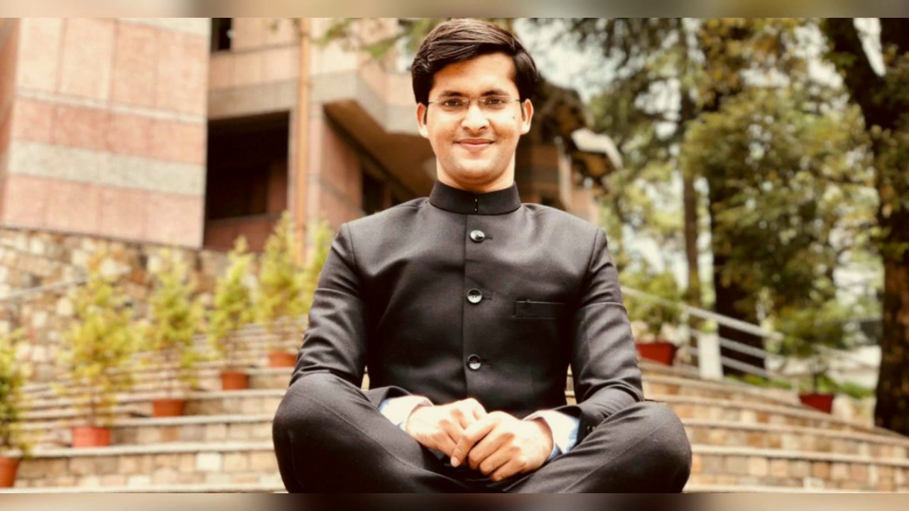 Youngest IAS officer Ansar sheikh || Ansar sheikh new viral images ...