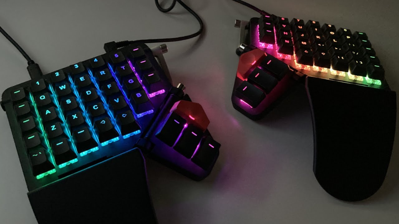 40만원 인체공학 키보드😱? (Moonlander 리뷰) - YouTube