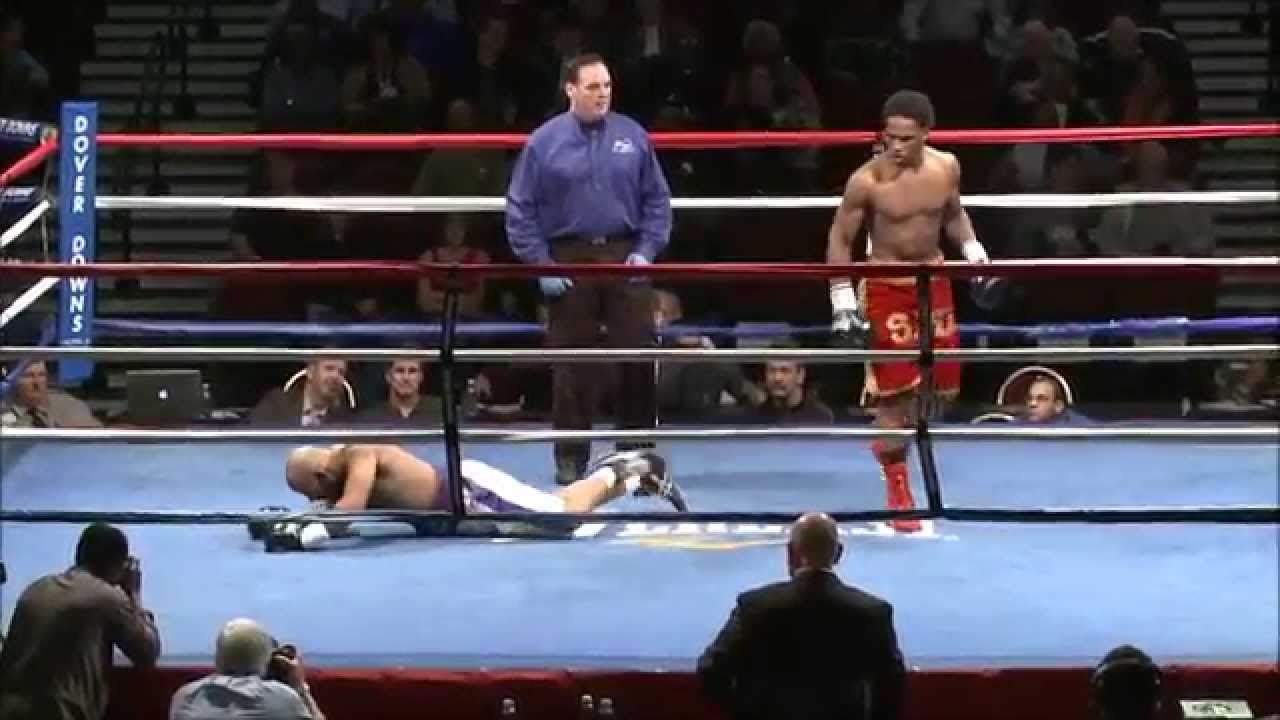 Kyrone "Shut It Down" Davis making his pro debut in style - YouTube