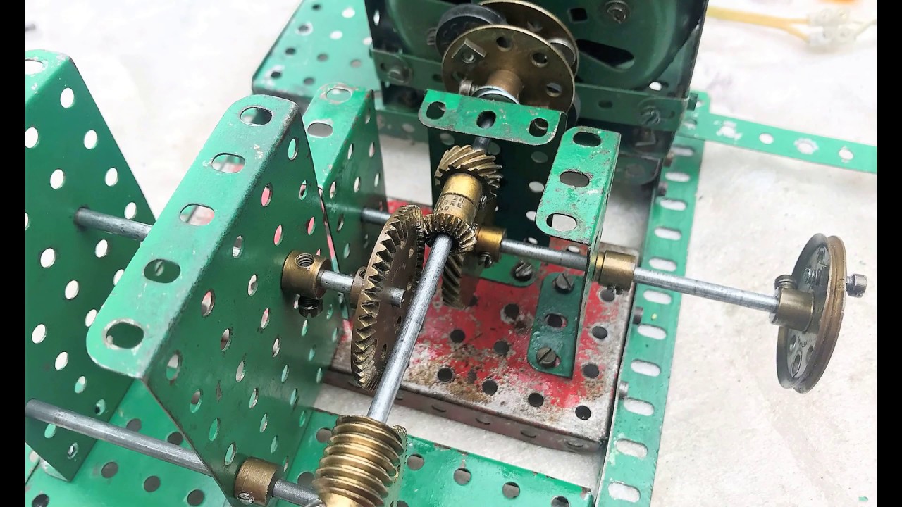 Two Meccano constructions; power outputs and gear box - YouTube