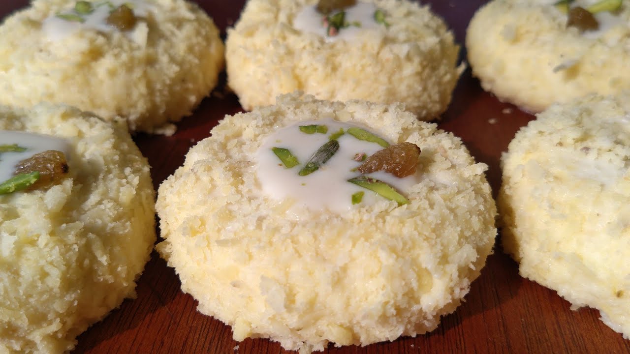 এই ভাবে মোহন ভোগ মিষ্টি তৈরি করুন মুখে দিলেই ঘুলে যাবে - Mohan Bhog ...