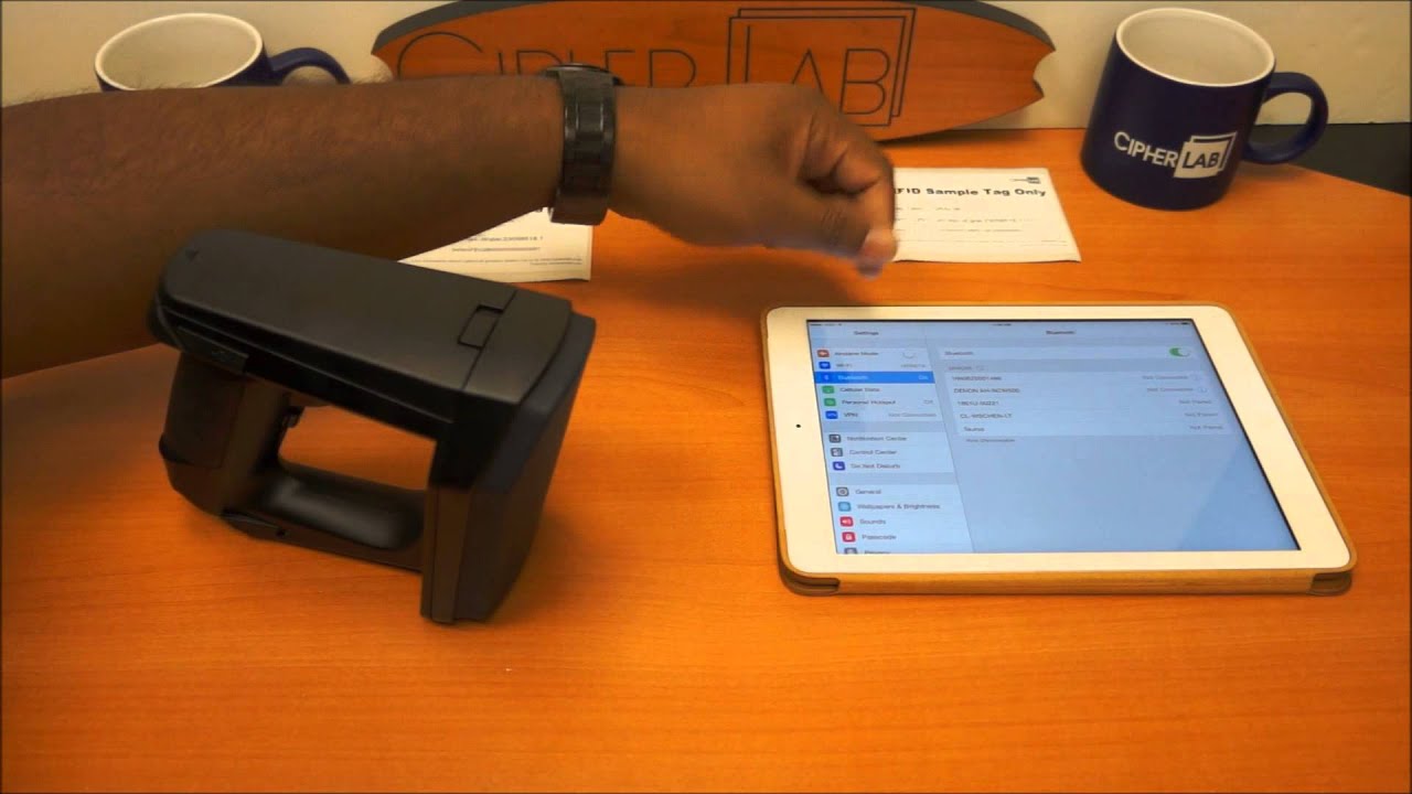 How to pair CipherLab 1861 or 1862 Bluetooth UHF RFID Handheld Reader to iPhone / iPad ? - YouTube