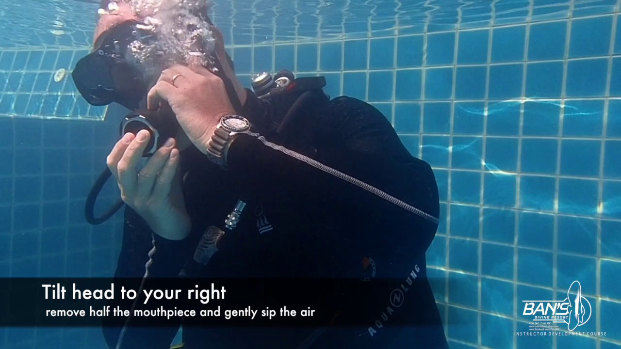 Free flowing regulator - PADI Skill Circuit - Divemaster and IDC - YouTube