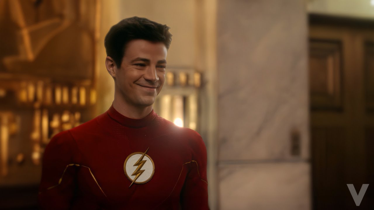 The Flash Reveals His Identity... - YouTube