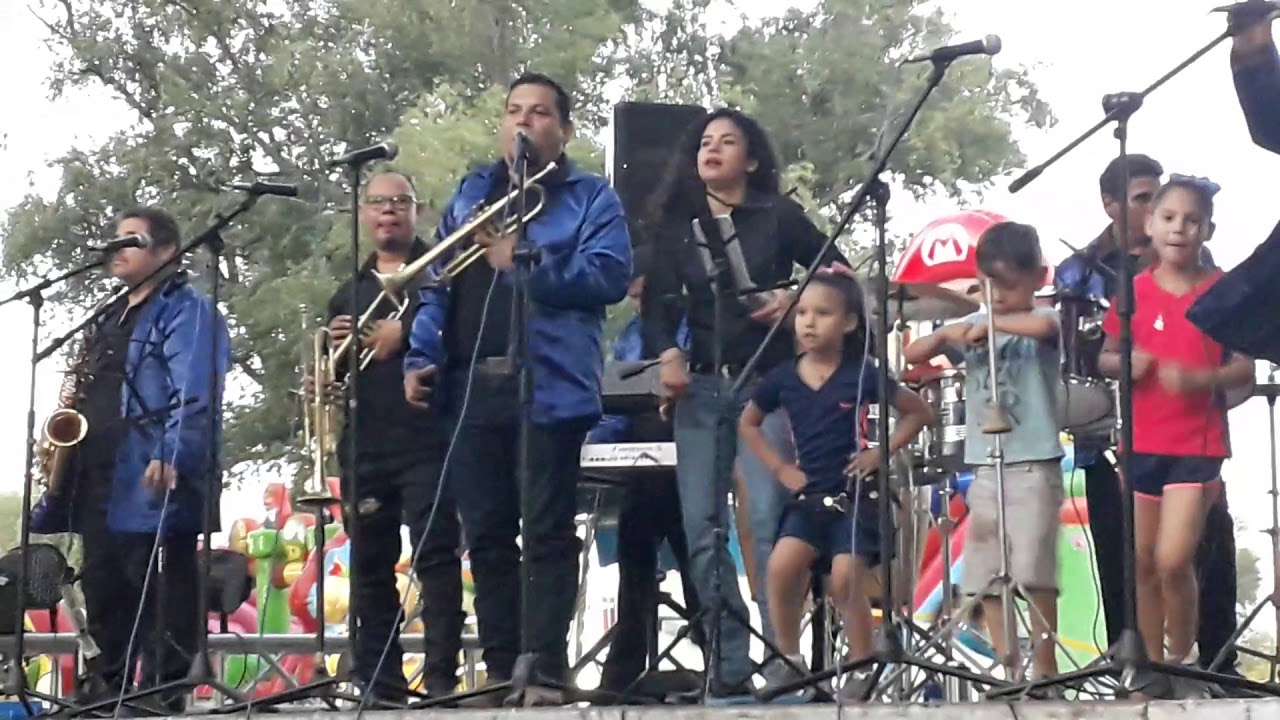La Cocaleca. LOS DEL RIO DE NAVOJOA en vivo. Cel:6421099779 - YouTube