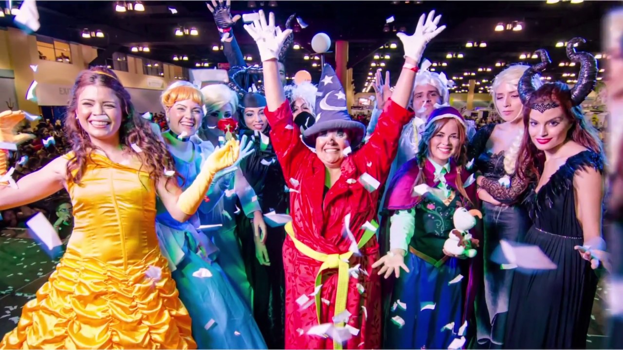 The Amazing Cosplayers at the Puerto Rico Comic Con - YouTube