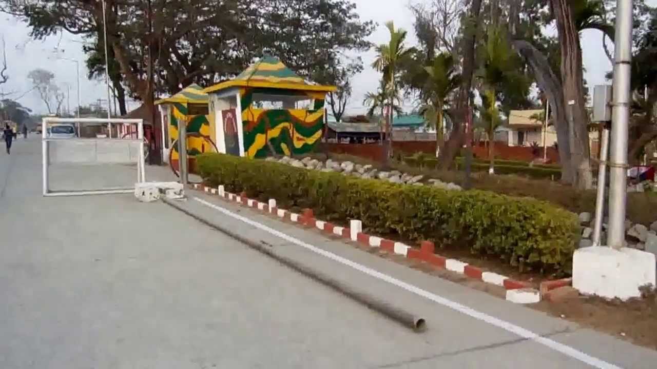 India - Bangladesh Border, At Fulbari Border, India - YouTube