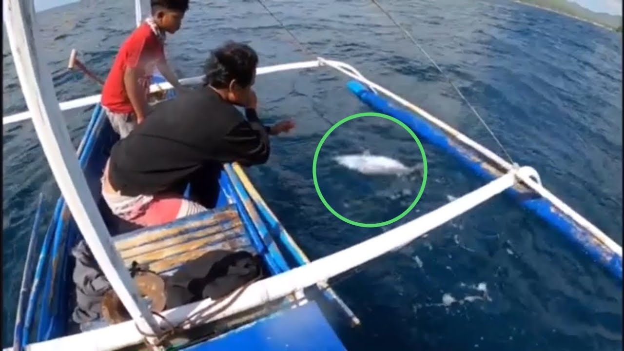 Handline fishing in the Philippines Buruanga aklan 🇵🇭 - YouTube