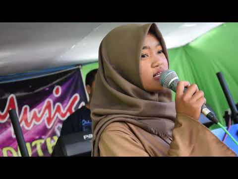 Duo hijab nyanyi Suket Teki. Kendang nya Mantap guyzzz...!!