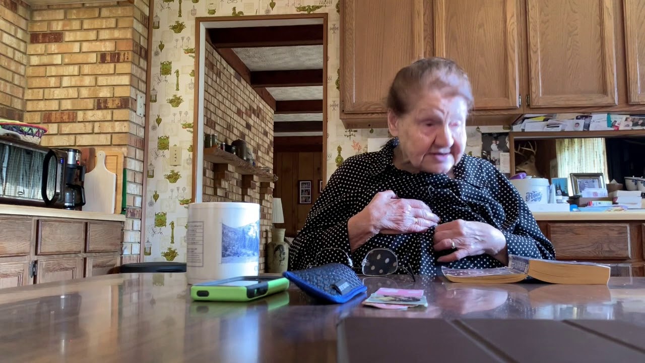 LaVerne and Surly : Battle of the Buttons - YouTube