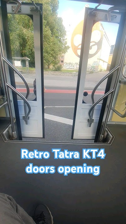 Retro Tatra KT4 doors opening - YouTube