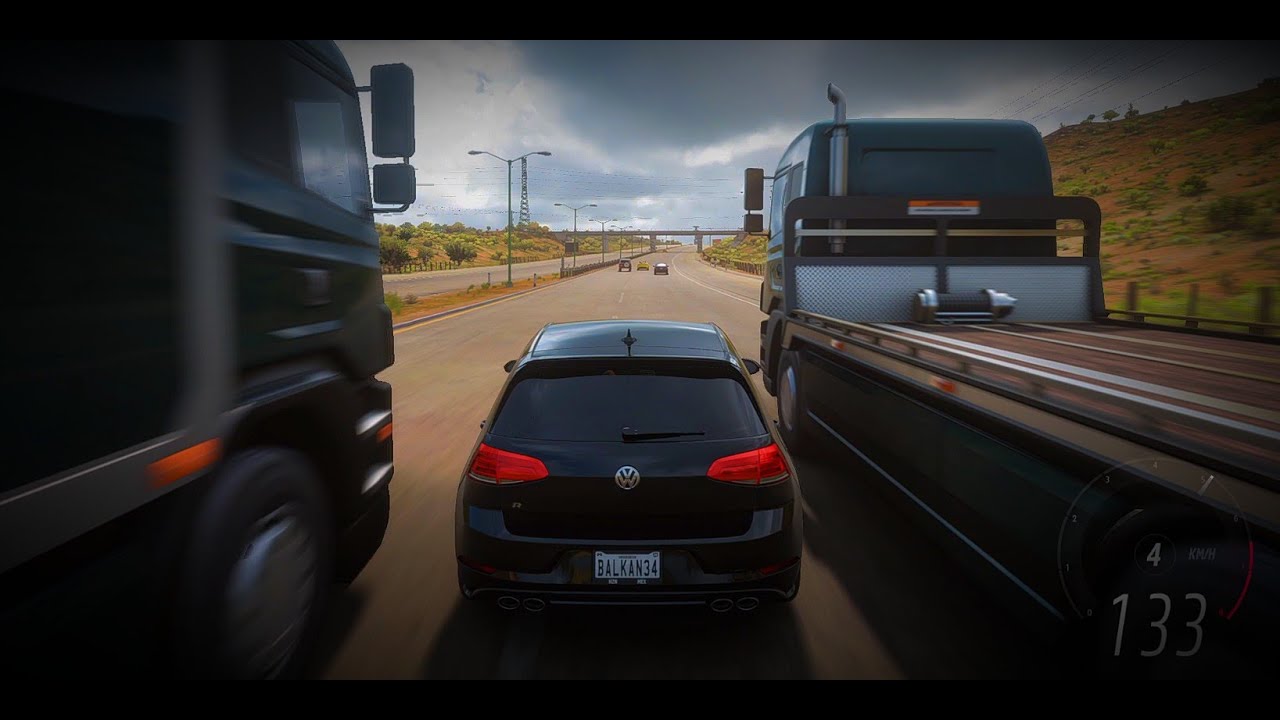 HIGHWAY THROUGH MADNESS 🤬 2021 Volkswagen Golf R 288HP | Forza Horizon ...