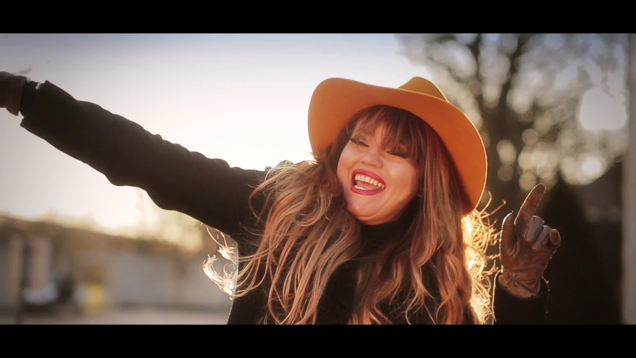 ANNA TORRES - UMA BRASILEIRA EM PARIS - Feat: JOTA EFE Acordes - Chordify