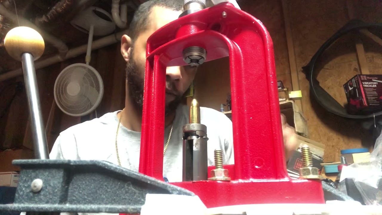Using RCBS Bullet Puller - YouTube