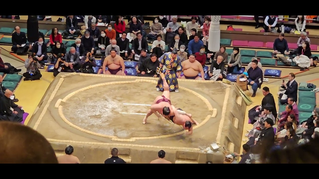 Sumo @ World Championship in Tokyo - YouTube