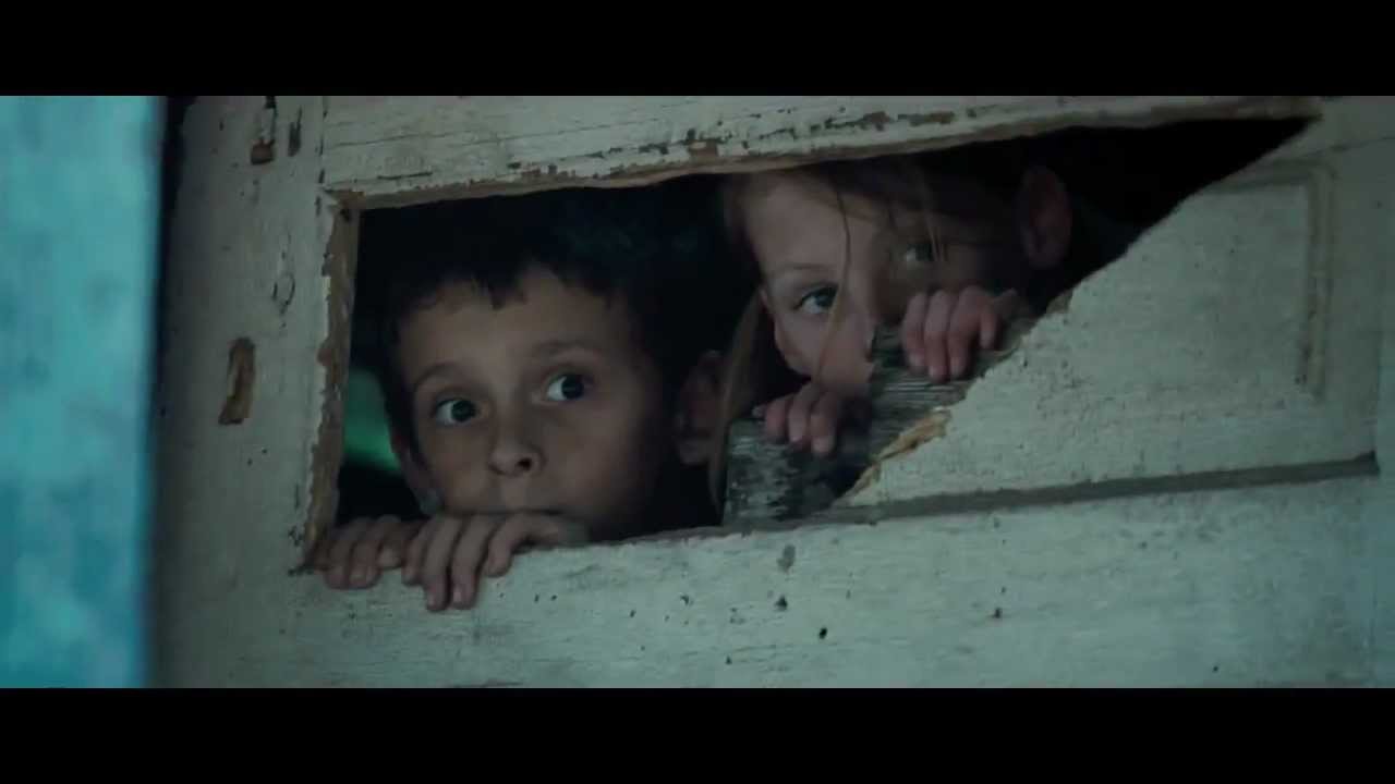 The Hunger Games: "District 12" TV Spot [HD] - YouTube