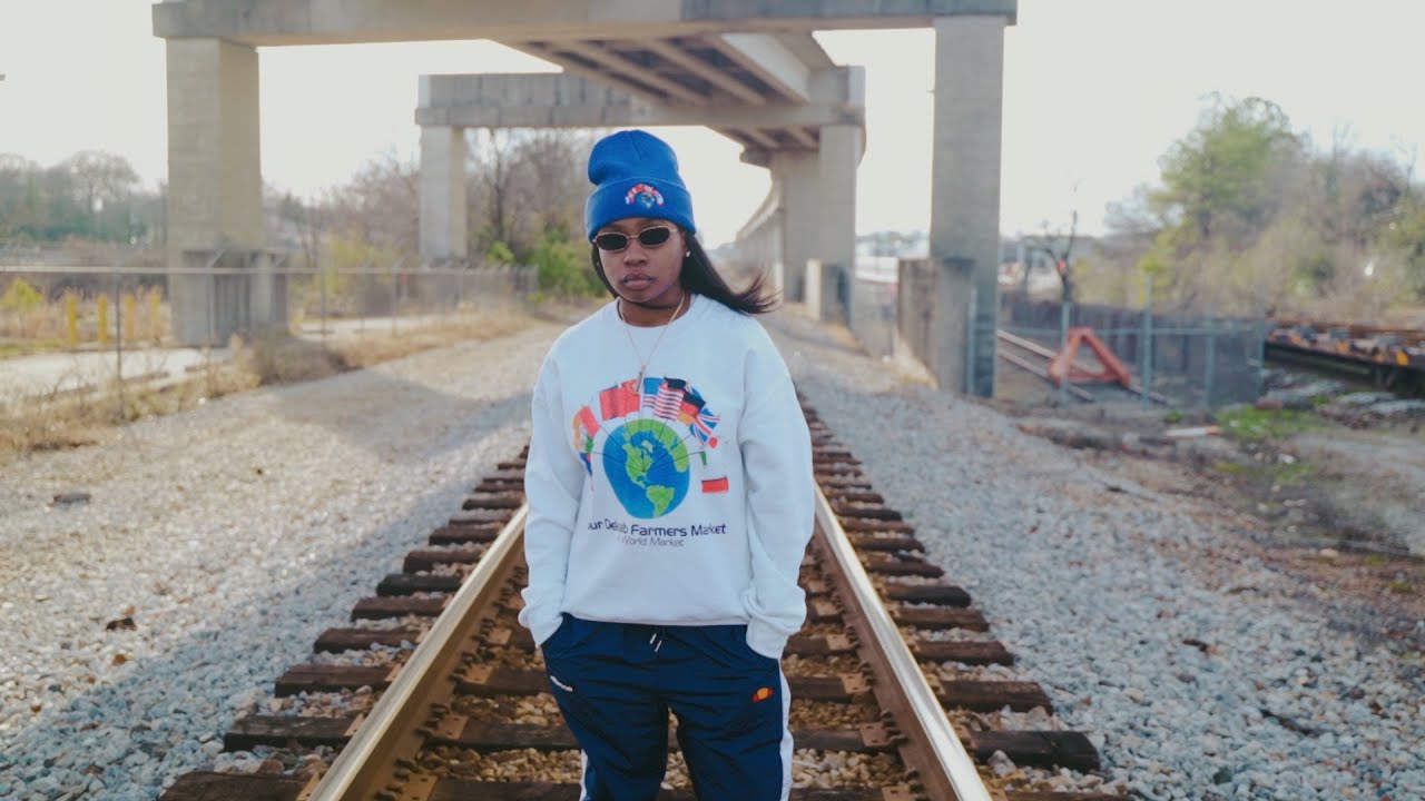 Gwen Bunn - No Days Off (Official Music Video) - YouTube Music