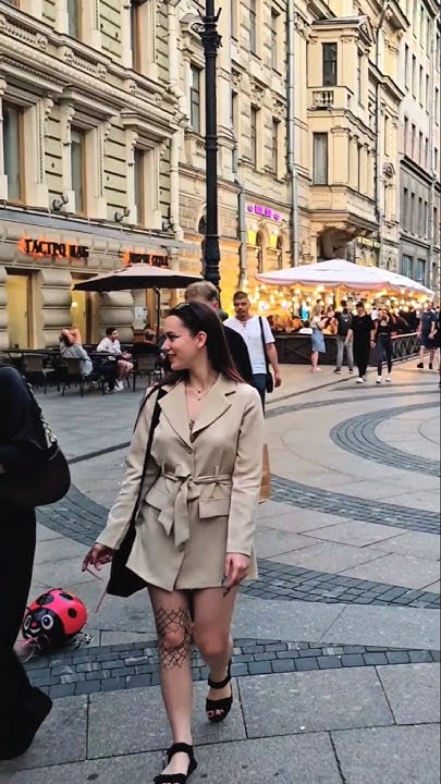 City walking, travel walk, street walk - YouTube