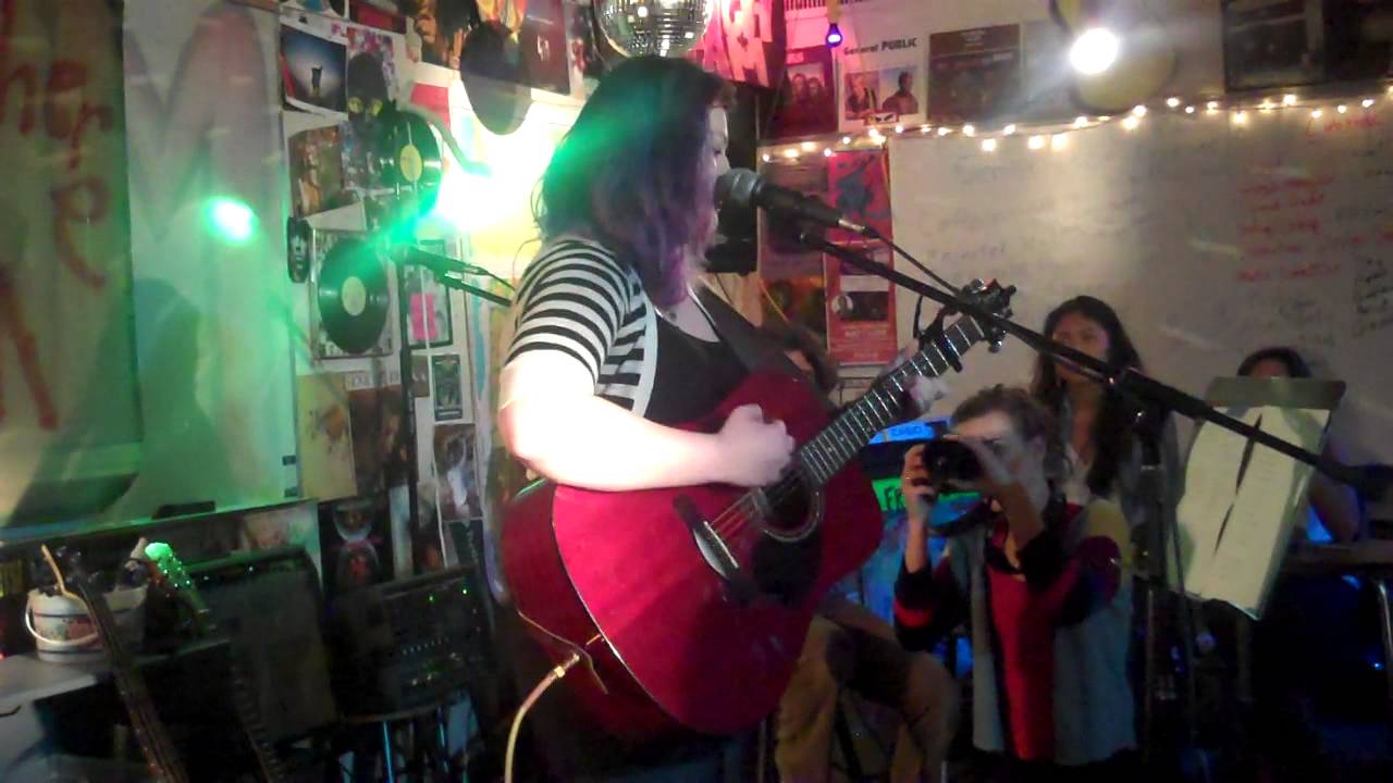 brie - YouTube