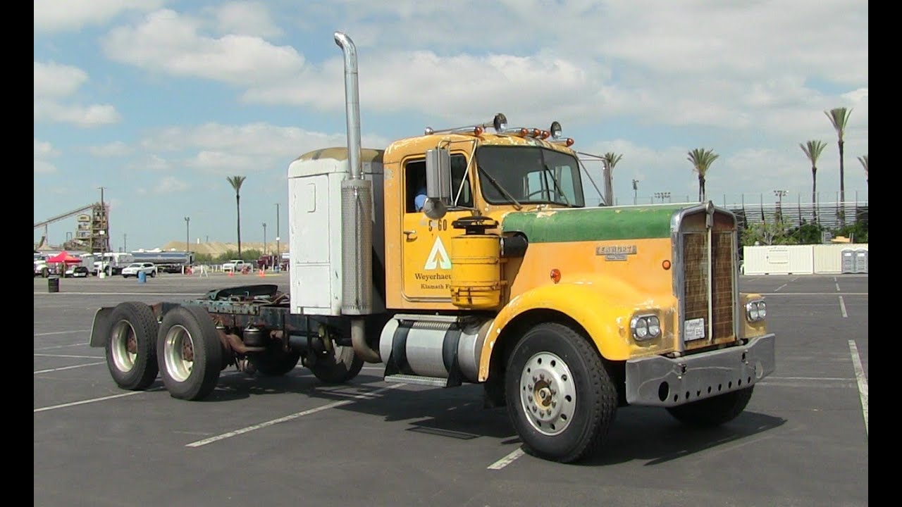Old Weyerhaeuser Detroit Diesel 8V71-Powered 1968 Kenworth W923 Arriving At Truckin' For Kids ...