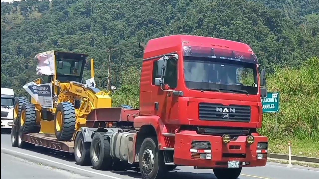 Traileres y Camiones en Tandapi Ecuador - YouTube