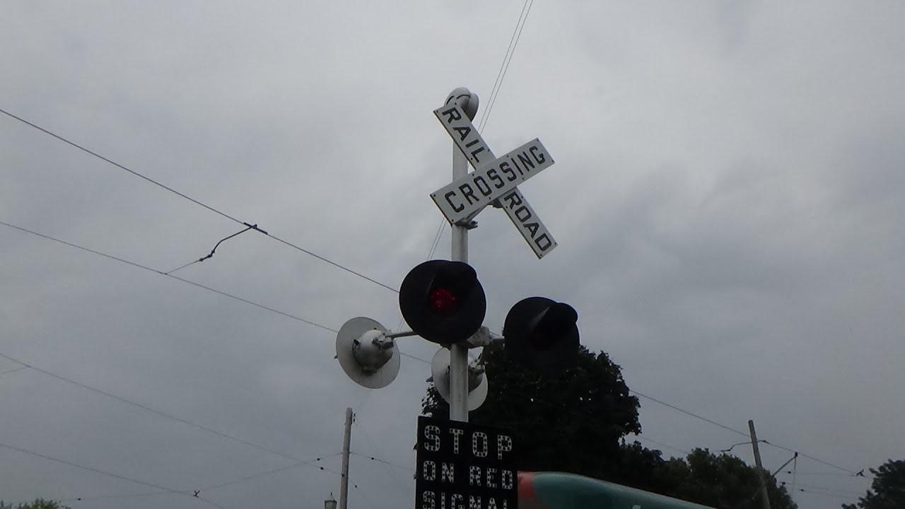 (Classic Signals) IRMs 1950s style Griswold crossing signals - YouTube