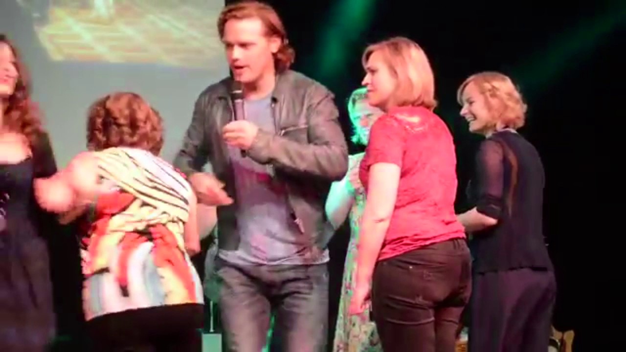 OUTLANDER / Sam Heughan dancing - YouTube
