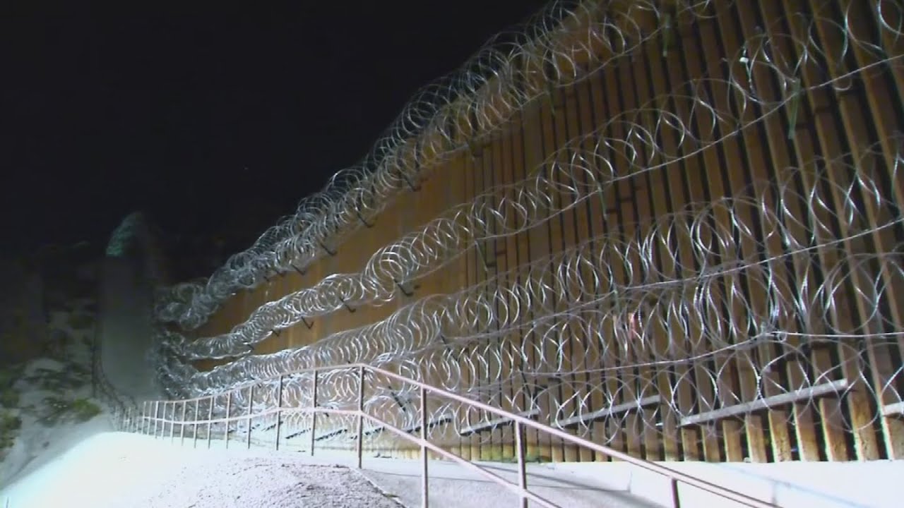 Nogales City Council condemns razor wire at border - YouTube