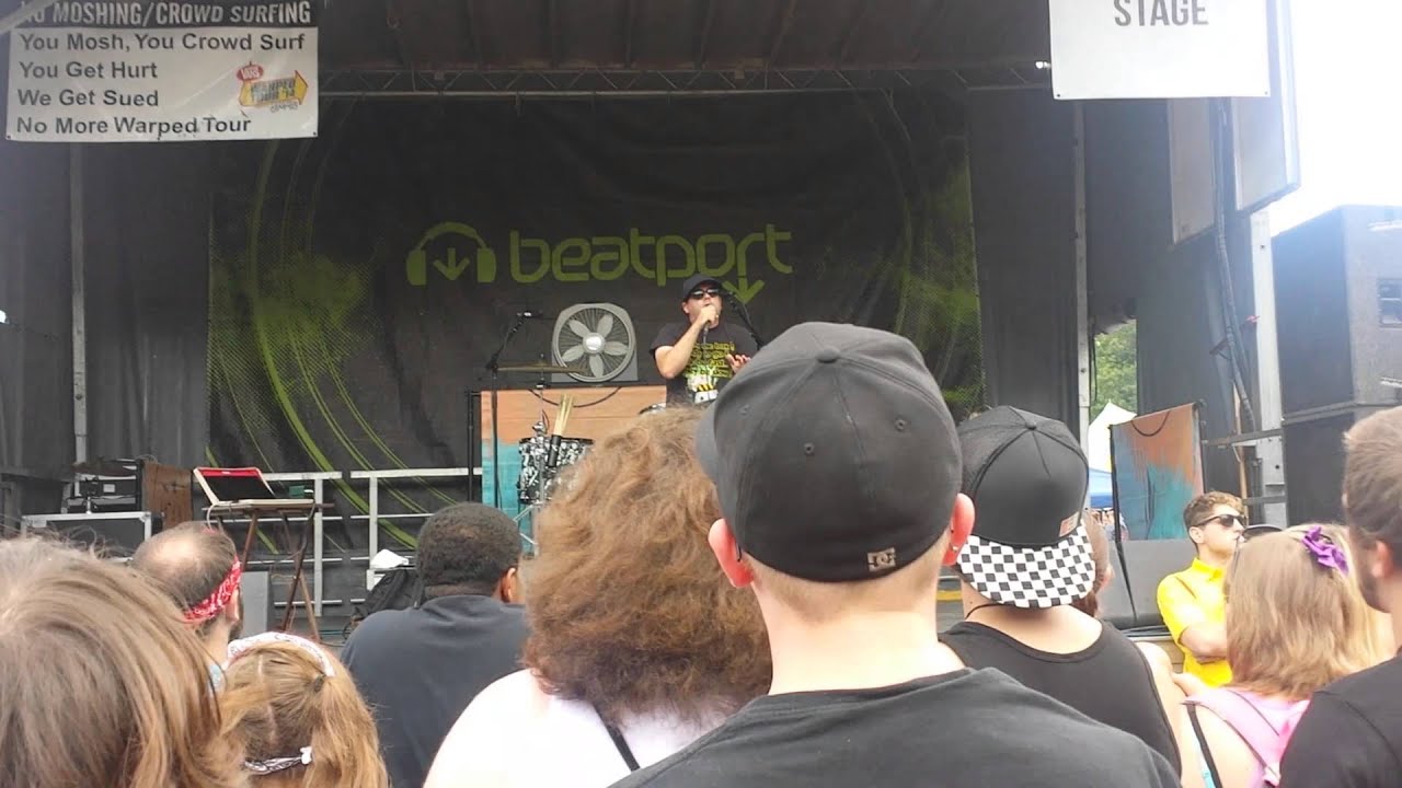 Mc chris fettes vette warped tour 2014(1) - YouTube