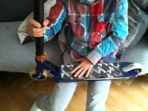 Simon scooter check - YouTube