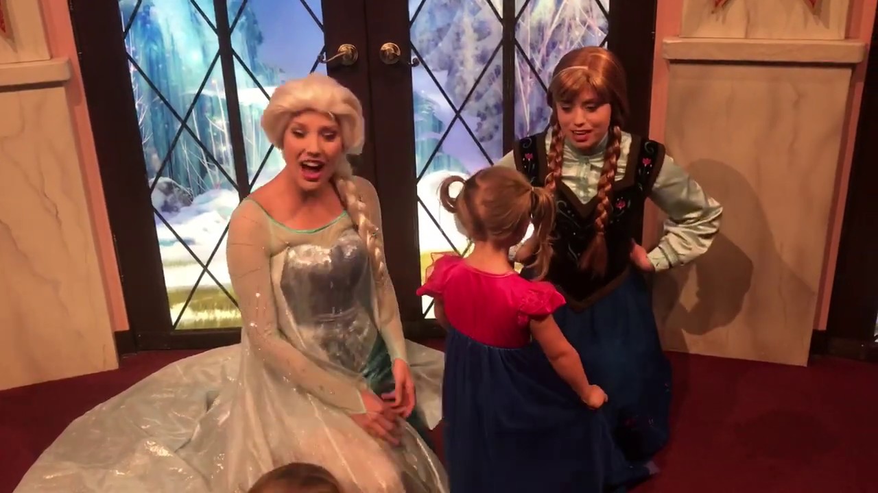 Frozen Anna and Elsa meet and greet with Paisley - YouTube