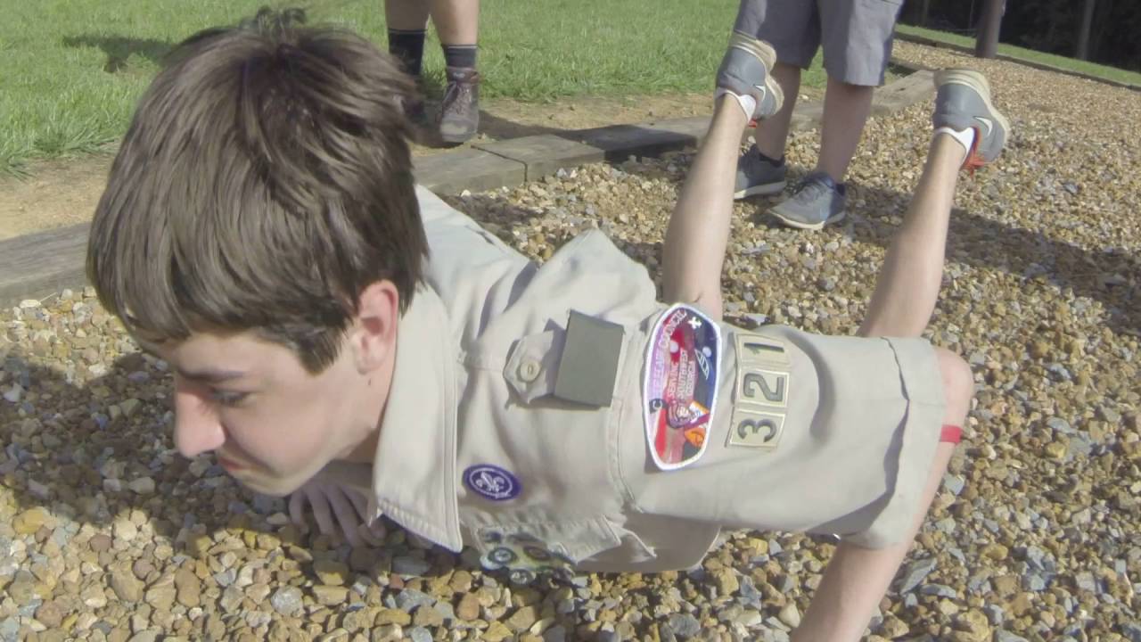 Hilarious dancing at boy scout camp. - YouTube