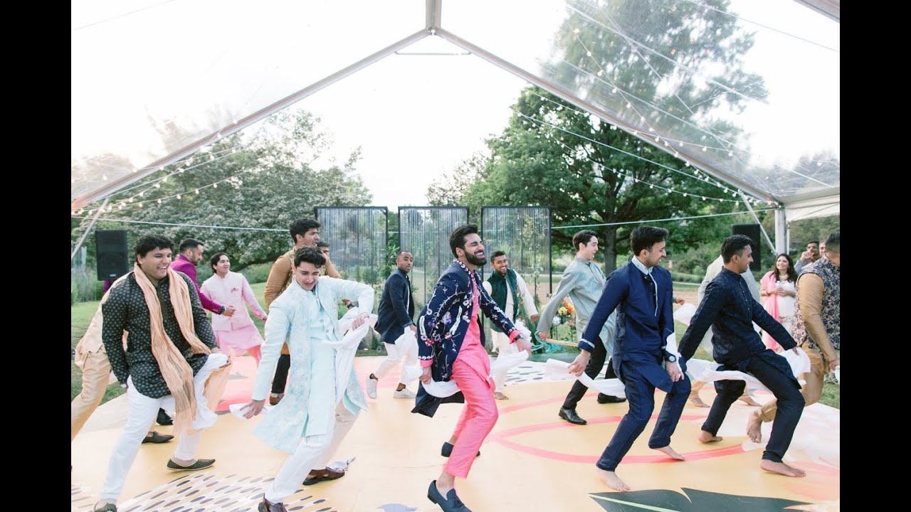 GROOM AND HIS GROOMSMEN DANCE | Baadshah | OleOle | Jeene Ke Hai Chaar ...