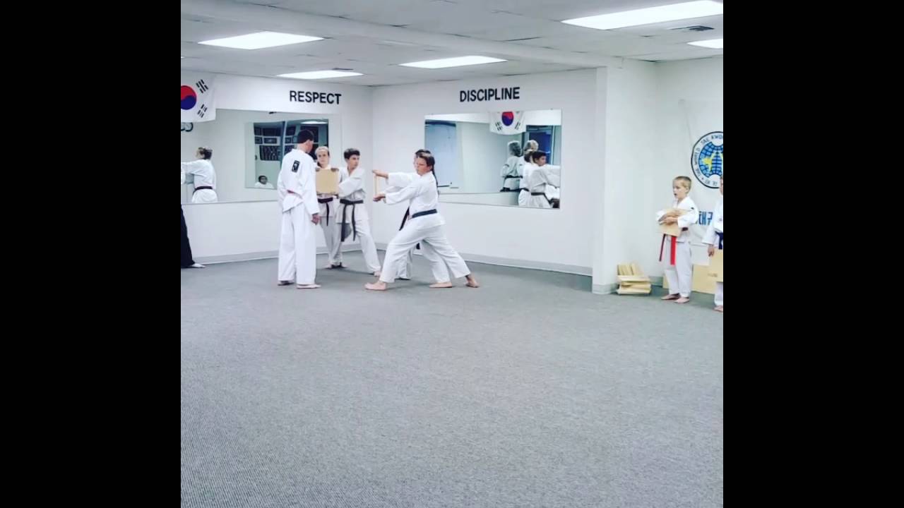 Double jump front kick - YouTube