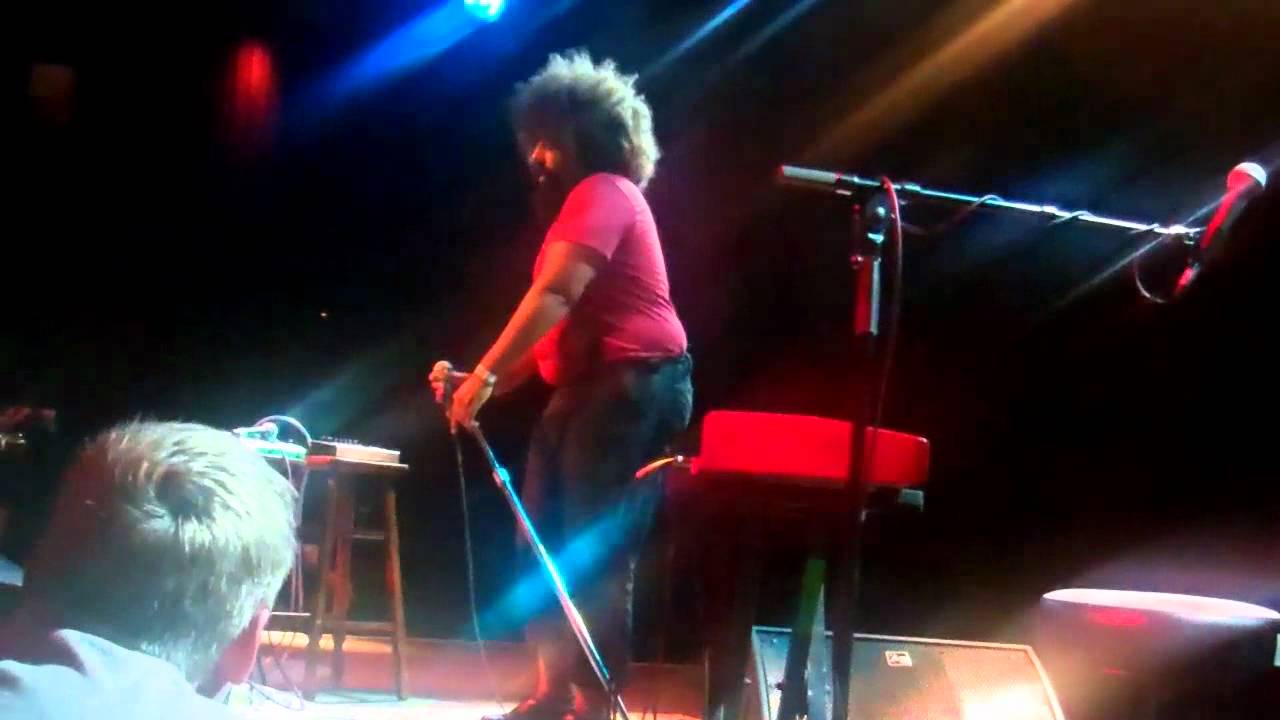 Reggie Watts- dancing - YouTube