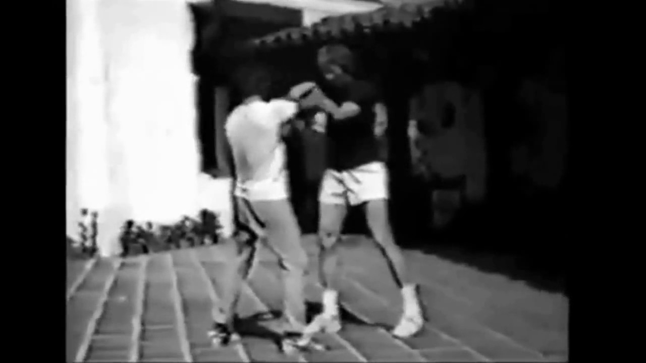 Bruce Lee Teaching Chi Sao - YouTube