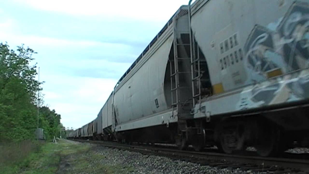 CSX 4836 Leads An Empty Grain Train At Limeville, KY. - YouTube