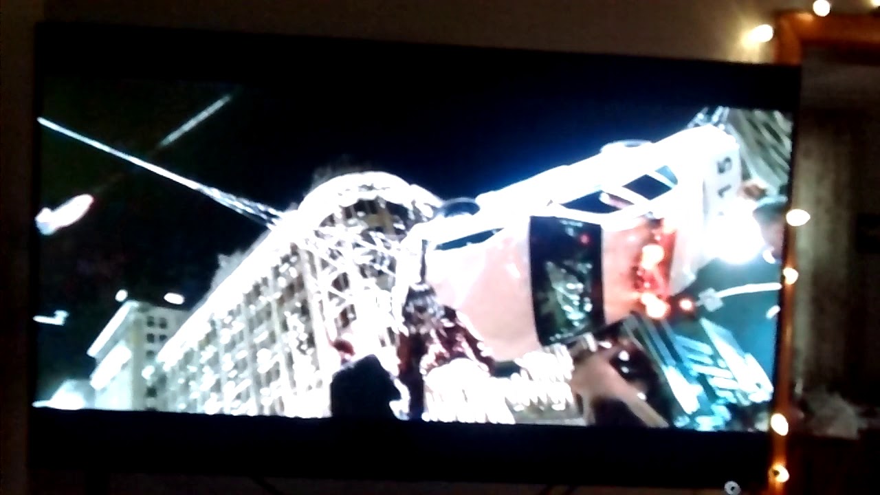 Spider-Man 2 Police Gun Web Fight Copyright © 2004 Columbia Pictures ...