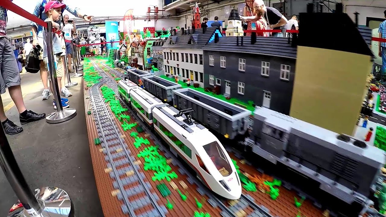 Lego Trains, GBC & more @ Pixel Heaven 2017 [60FPS] - YouTube
