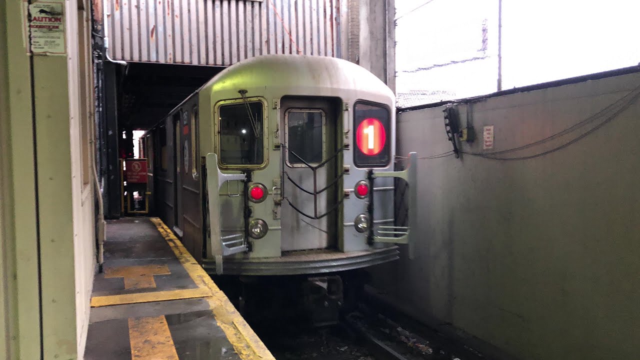 New York City Subway Bombardier - Kawasaki R62 & R62A Subway Cars - YouTube